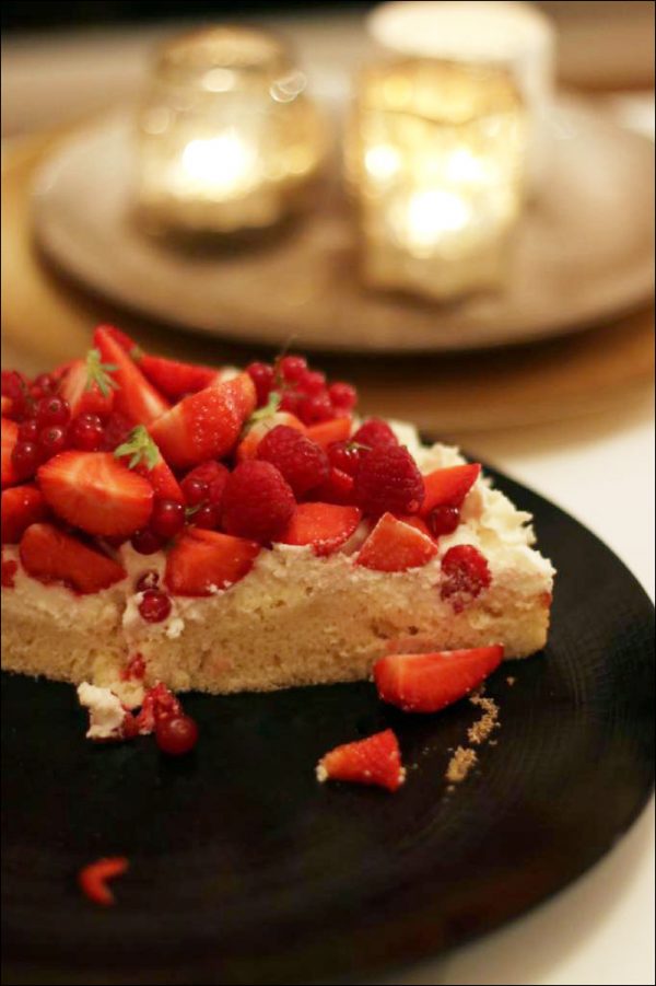 Gâteau d’anniversaire aux fruits rouges